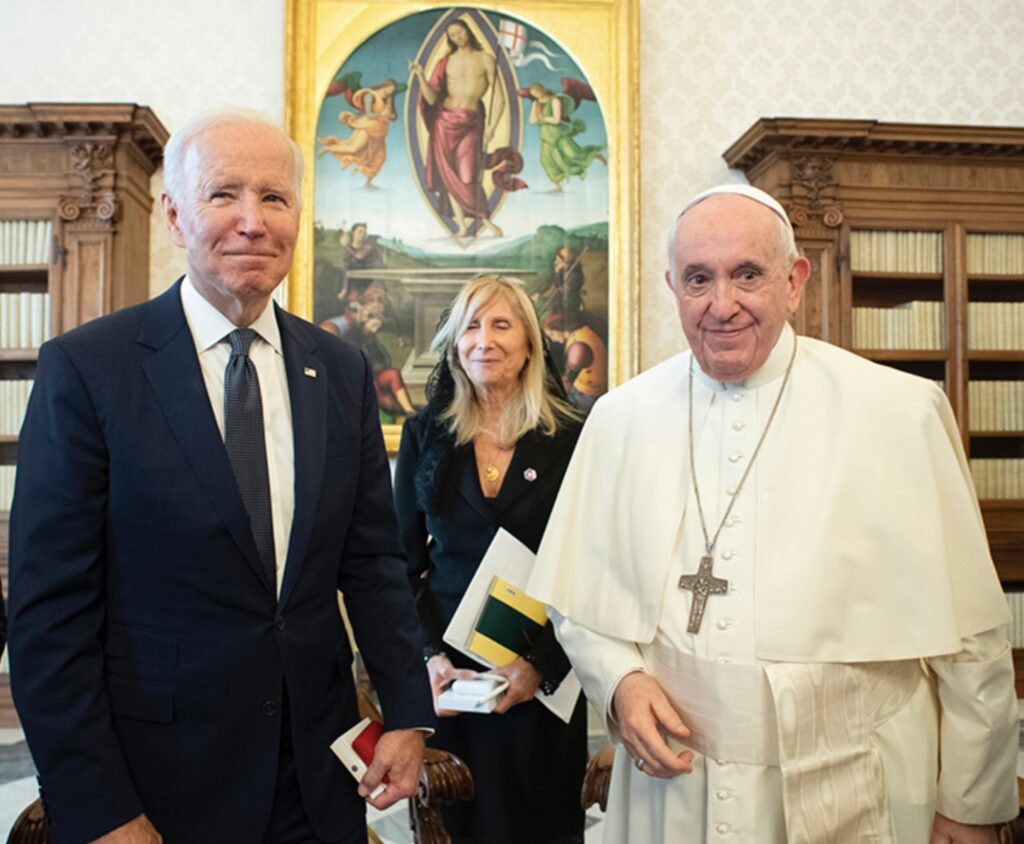 Pope Francis Invites Joe Biden to the Vatican Before He Leaves the ... Pope Francis Invites Joe Biden to the Vatican Before He Leaves the ...